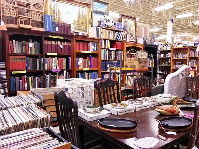 A literary corner where books and vinyl create the perfect analog retreat. This setup practically begs you to pour a drink and drop the needle.