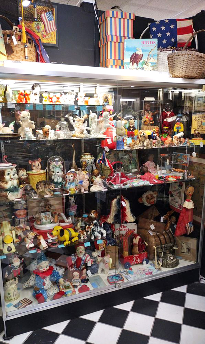 Childhood memories behind glass—these vintage toys and figurines are the Instagram of yesteryear, preserving moments in three dimensions.