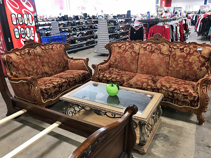 This elegant sofa set creates an instant living room that screams sophistication and comfortable family gatherings.
