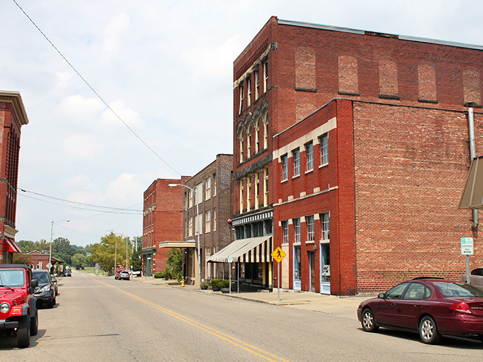 Zanesville's impressive skyline and historic buildings create a postcard-worthy scene that comes with a refreshingly low price tag.