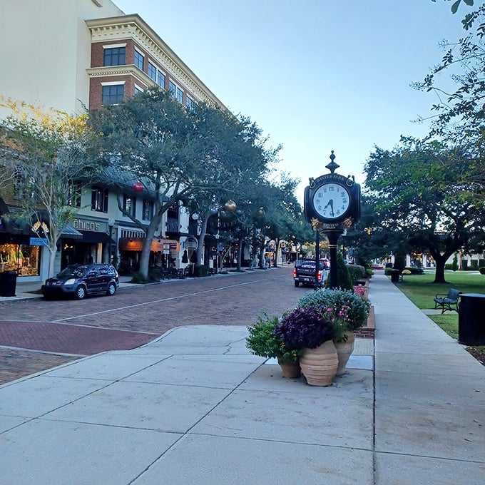 The elegant storefronts of Winter Park stand like well-dressed gentlemen, inviting you in for a taste of the good life.