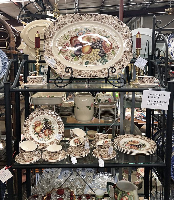 This isn't just dinnerware – it's a complete Thanksgiving tablescape waiting to happen. Those fruit motifs practically guarantee your pumpkin pie will taste better.