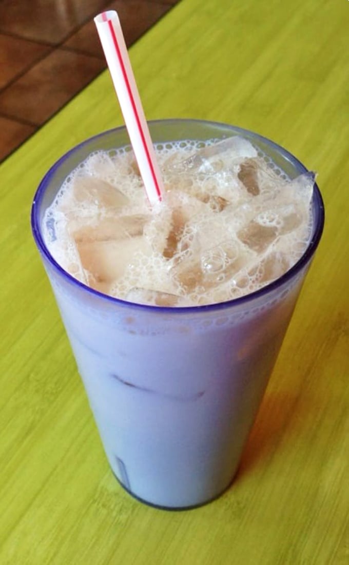 The horchata at Taqueria Guadalajara isn't just a beverage – it's sweet, cinnamon-kissed relief after your taste buds have danced with spice.