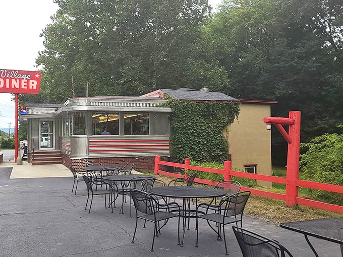 When the weather permits, the outdoor tables offer fresh air with your fresh coffee – and a perfect view of cars enviously slowing down.
