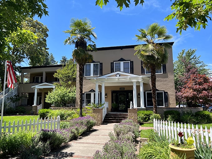 White picket fences and lavender borders – this historic inn doesn't just offer rooms, it offers a glimpse into genteel living.