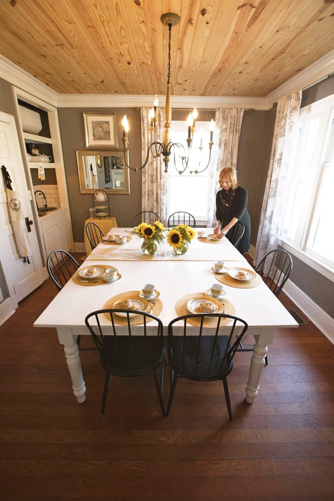 Sunflowers and sophisticated charm create the perfect setting for special gatherings. Breakfast becomes an occasion in this elegant space.