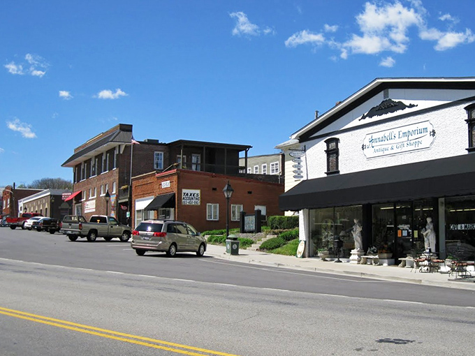 Loudon’s downtown blends small-town charm with big savings—no password needed to enjoy these budget-friendly streets.