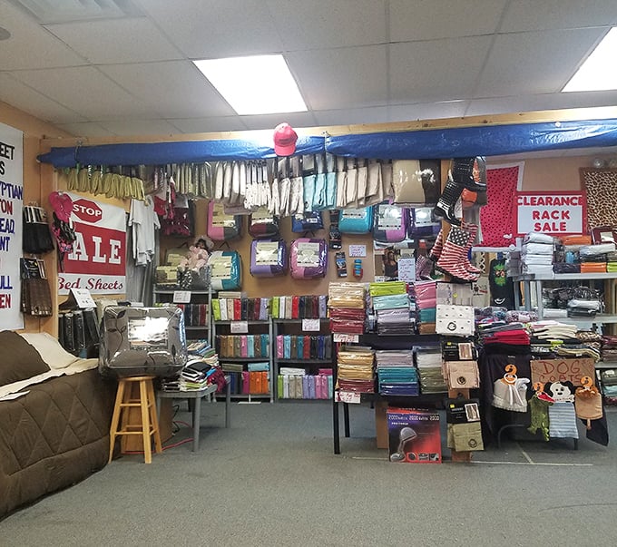 Year-round wonderland! Pocono Bazaar's indoor section stays comfortable in any weather for uninterrupted treasure hunting.