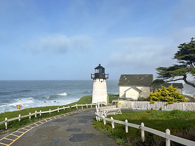 This classic beacon proves that sometimes the most beautiful things come in perfectly simple packages. 