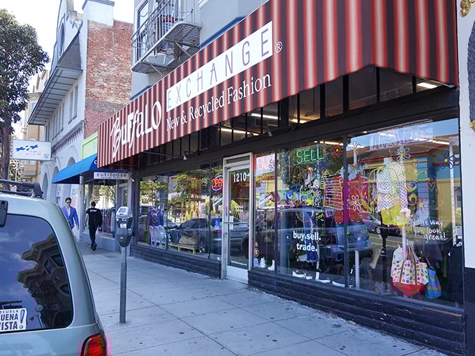 Buffalo Exchange brings a splash of color to San Francisco's streets. Where fashion gets its second act in one of the city's most vibrant neighborhoods!