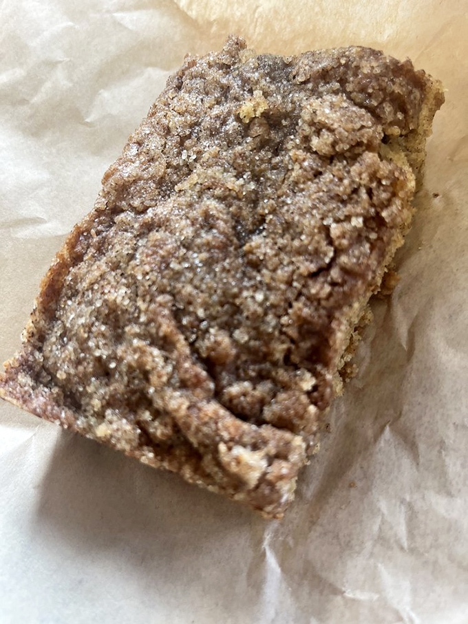 This isn't just apple crumb cake—it's autumn's greatest hit album, with cinnamon and sugar playing backup to the star fruit.