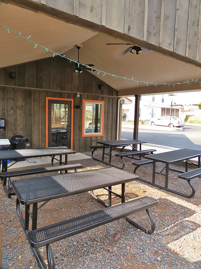 The covered outdoor seating area—where the only thing better than eating great barbecue is eating it in the fresh air.