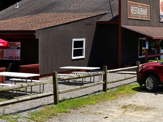 Outdoor seating for when nature calls—not that nature, but the one that says "eat this delicious food while breathing fresh forest air."