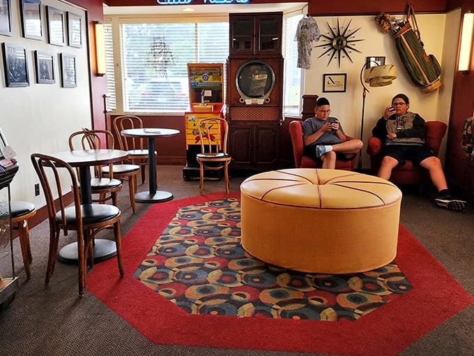 The waiting area feels like your cool grandparents' living room—complete with vintage TV and mid-century furniture. Time slows down here, and that's entirely the point.