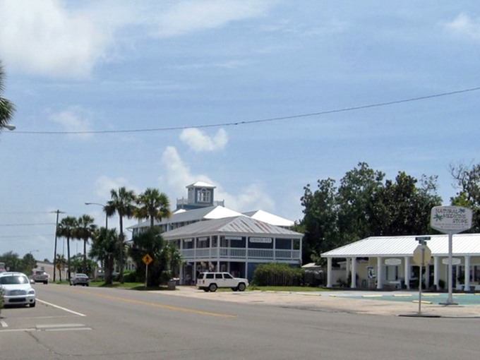 Apalachicola's small-town storefronts hide big flavors—from fresh-caught seafood to cold craft beers perfect after a day of exploring.