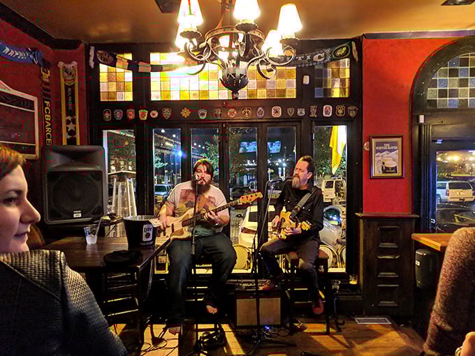 Live music that transports you straight to Dublin without the jet lag or passport check—just bring your thirst and appreciation.