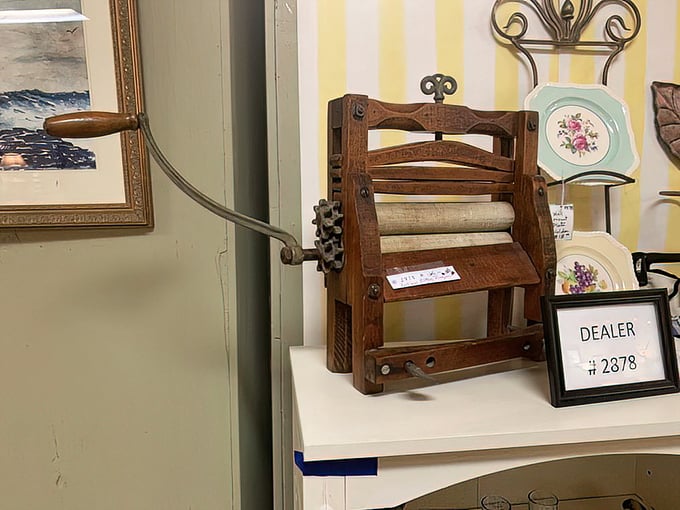 This antique wringer wasn't just for laundry—it was a weekly ritual that built biceps before gyms were invented.