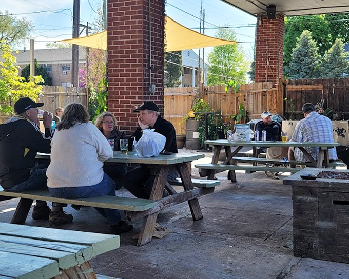 Picnic tables under open skies—because barbecue this good deserves fresh air and good company to fully appreciate its magnificence.
