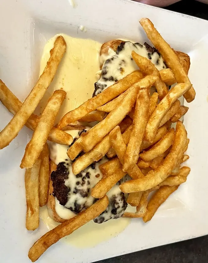 The legendary Horseshoe sandwich: Springfield's answer to "What if we took comfort food and made it even more comforting?" Resistance is futile.