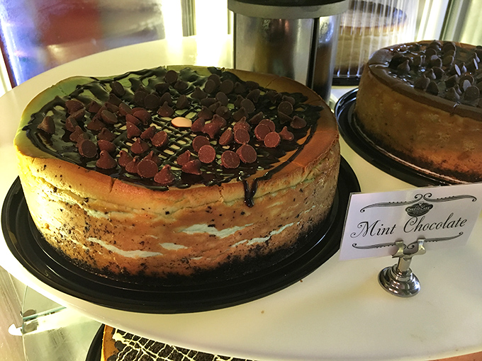 Mint chocolate cheesecake topped with chocolate morsels – like a sophisticated After Eight mint that went to culinary school and came back transformed.