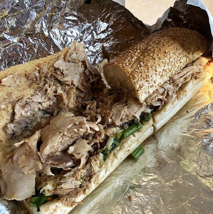 Roast pork with greens – where "eating your vegetables" becomes a pleasure rather than something your mother had to negotiate.