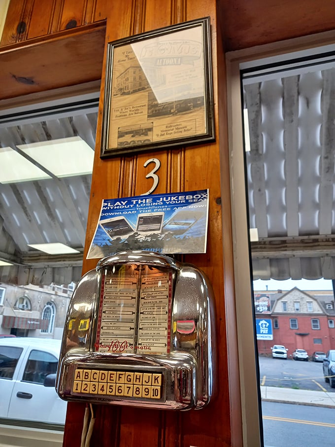 The tabletop jukebox reminds us of simpler times when a quarter bought three songs and breakfast didn't need to be photographed before eaten.