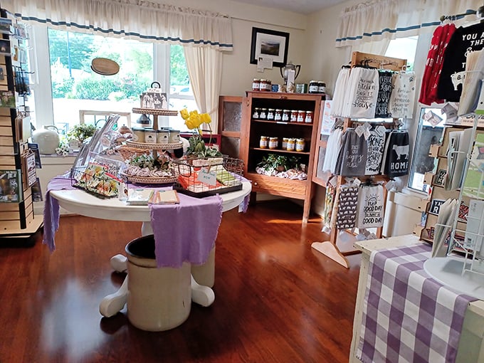A little piece of Appalachia to take home—the gift shop offers jams, jellies, and reminders that mountain hospitality extends beyond mealtime.