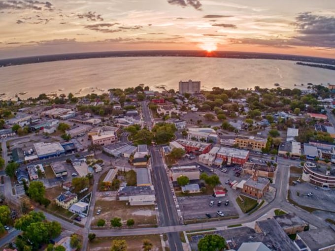 From above, Sebring reveals its perfect balance of town and nature, with Lake Jackson providing waterfront views at non-waterfront prices.