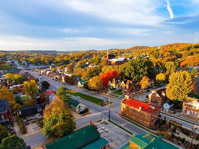 Autumn paints Hermann in a palette that would make any artist reach for their brushes. From this bird's-eye view, you can almost hear the leaves crunching underfoot.