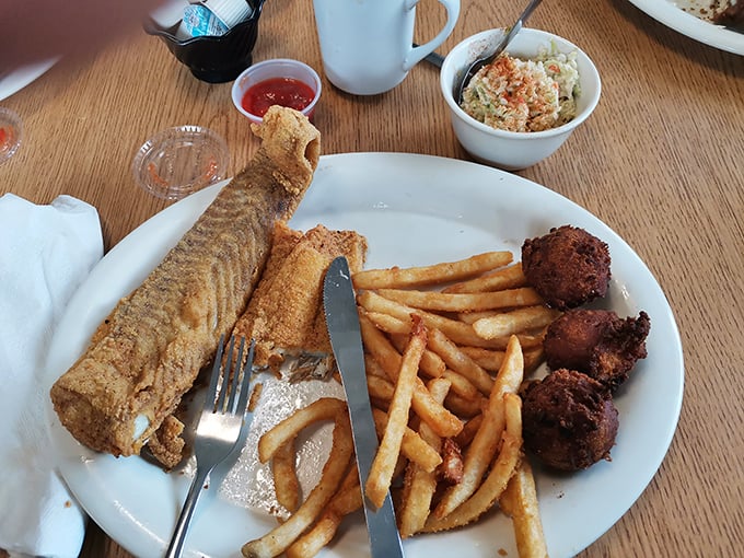 Fish that's crispy on the outside, flaky on the inside, with fries that could make a Brit nostalgic – comfort food that crosses oceans.