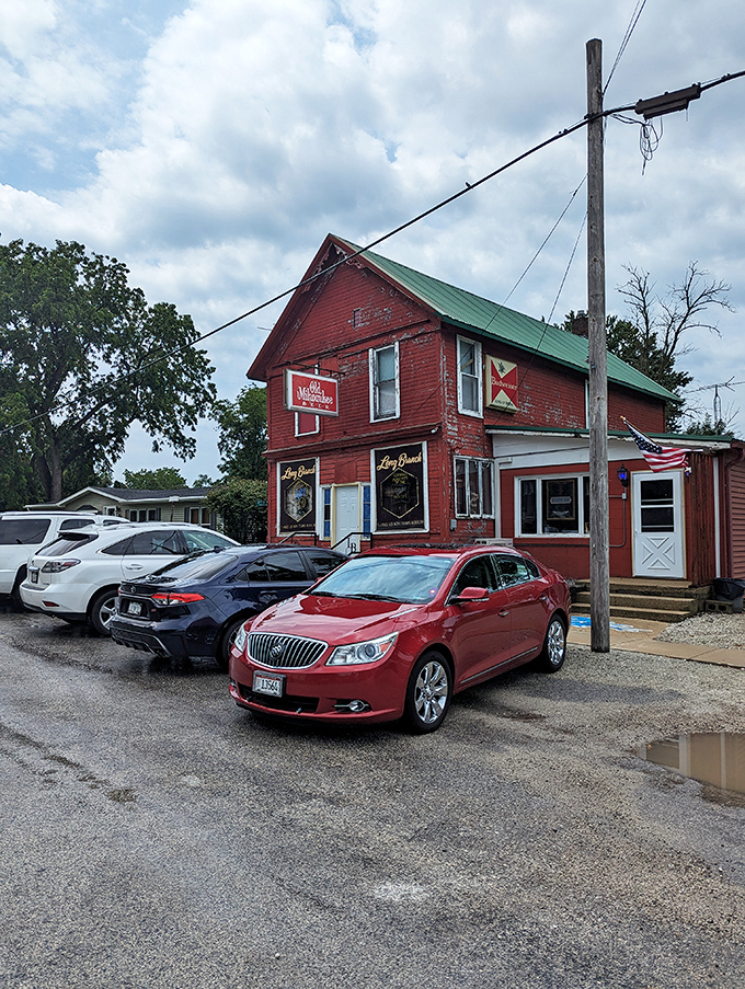 The French phrase "Laissez les bon temps rouler" on the entrance sign tells you everything—this place knows life's too short for mediocre meals. 
