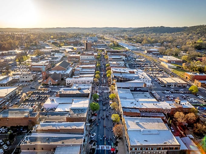 From above, Gadsden reveals its perfect proportions – a downtown core embraced by rolling hills and the sinuous curve of the Coosa River.