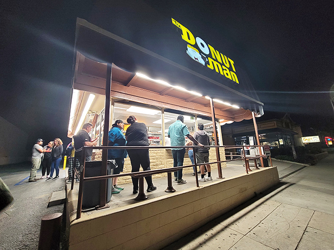 The Donut Man's humble exterior belies its legendary status – proof that greatness doesn't need fancy packaging.