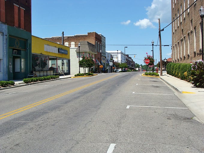 Downtown Jasper welcomes you with colorful storefronts and small-town charm. Like Main Street from a Norman Rockwell painting come to life!