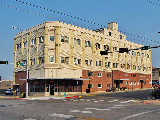 This cream-colored hotel in Beatrice stands as a testament to the town's rich history. Imagine the conversations these walls have heard!