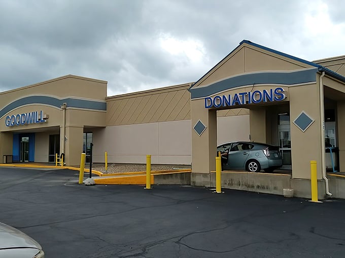 Drop-off made easy! Goodwill's donation center welcomes your gently-used treasures, turning yesterday's favorites into tomorrow's finds.