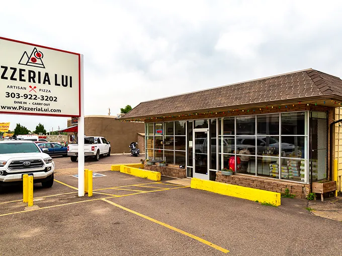That yellow curb isn't just decorative—it's a runway light guiding you to wood-fired pizza paradise.