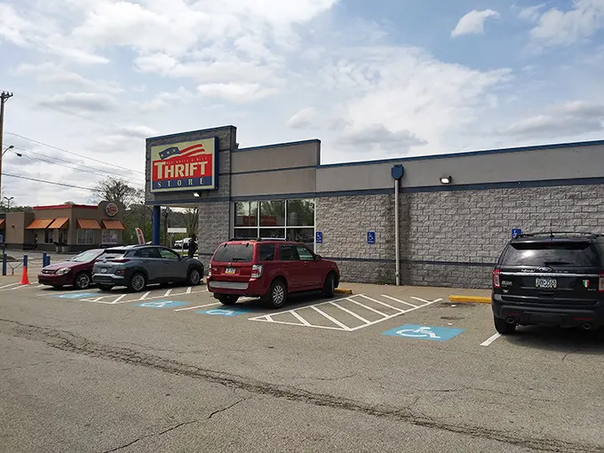 Parking lot full? That's the universal sign of thrift gold inside. This place is worth circling the block for!