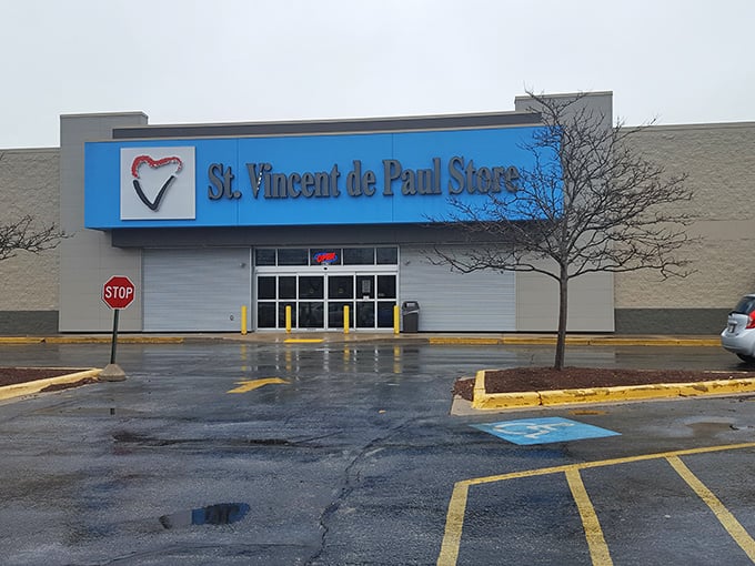 Even on a rainy day, this thrift store paradise beckons shoppers with its distinctive heart logo. Some people bring umbrellas; smart ones bring extra trunk space.
