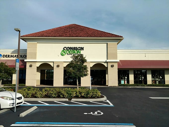 A Florida shopping destination with Mediterranean flair, where the terra cotta roof hints at the European-inspired treasures waiting inside.