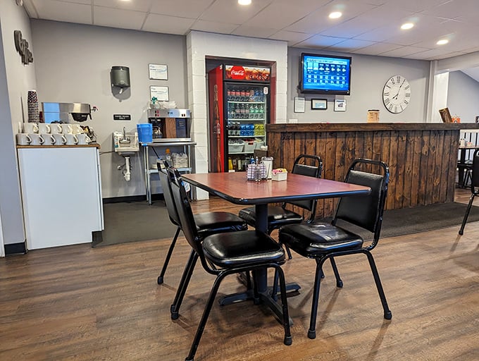 Simple, unpretentious, and ready for action—the interior speaks volumes: "We're here for serious breakfast business, not Instagram glamour shots."