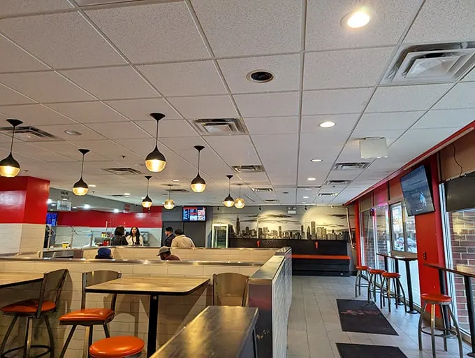 No-frills dining at its finest—Harold's interior keeps it simple because when the chicken's this good, who needs fancy chandeliers?