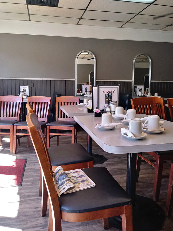 Wooden chairs, white coffee cups, and morning light streaming through windows—this is the stage where breakfast dreams come true at Lana's.