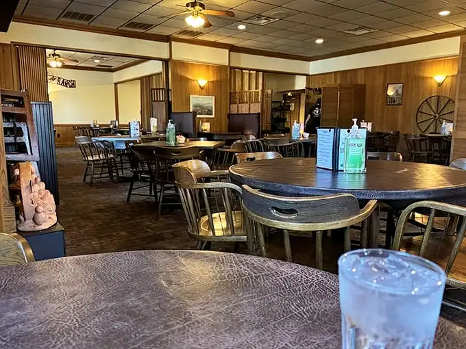 Wood paneling and sturdy chairs set the stage for culinary drama—this dining room doesn't need Instagram filters to make its point.