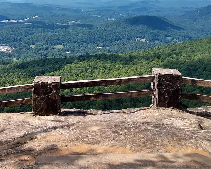 From this mountain overlook, you can see four states at once – the ultimate geographic multitasking experience!