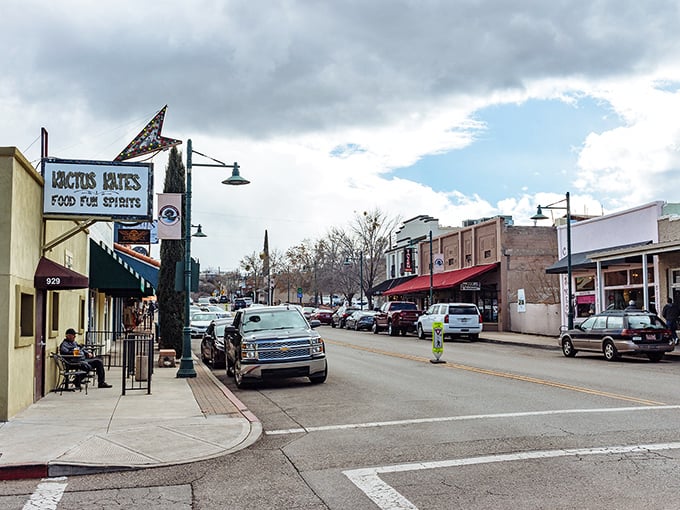 The kind of place where even the stop lights seem friendlier, Cottonwood's downtown exudes pure Arizona character.