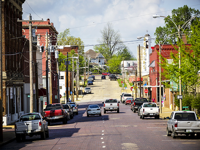 Small-town Missouri magic at its finest—Poplar Bluff's streets offer both character and affordability for fixed-income living.