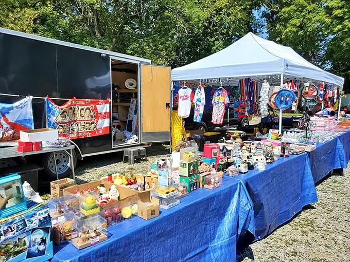 The thrill of the hunt! Willow Glen's outdoor market turns ordinary parking lots into extraordinary bazaars of possibility.