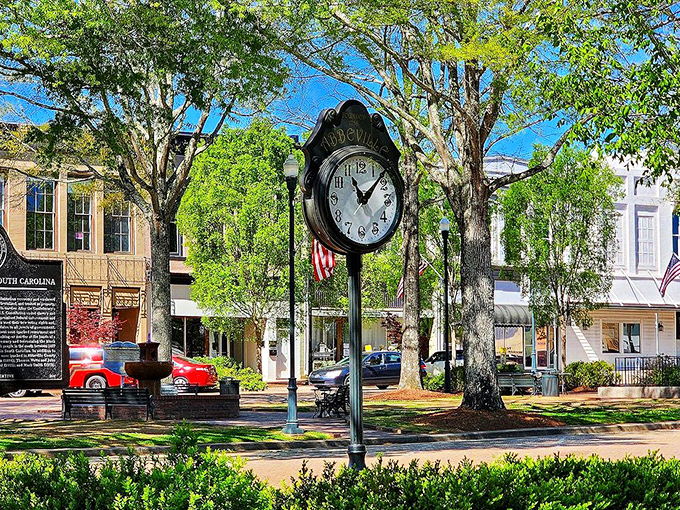 The town clock stands as Abbeville's unofficial meeting spot. "I'll see you at the clock" might be the most commonly uttered phrase in town.