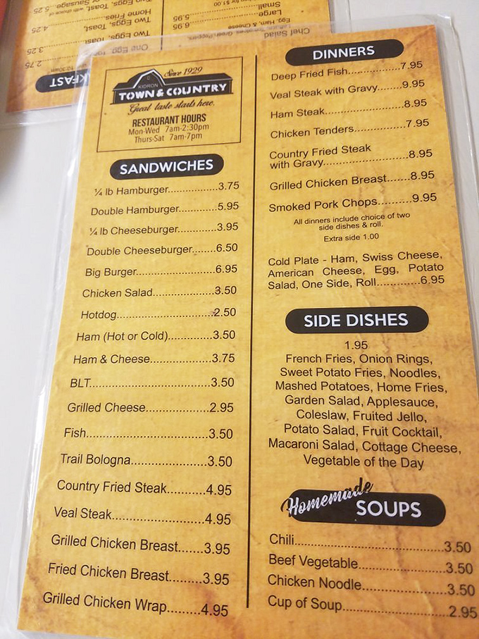 A menu that reads like a love letter to Midwest comfort food. No molecular gastronomy here—just honest dishes that grandmother would approve of.
